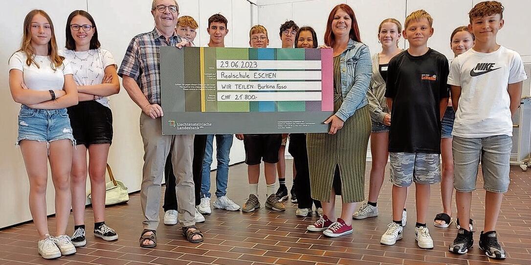 Realschule Eschen sammelt 21 800 Franken - Vaterland online