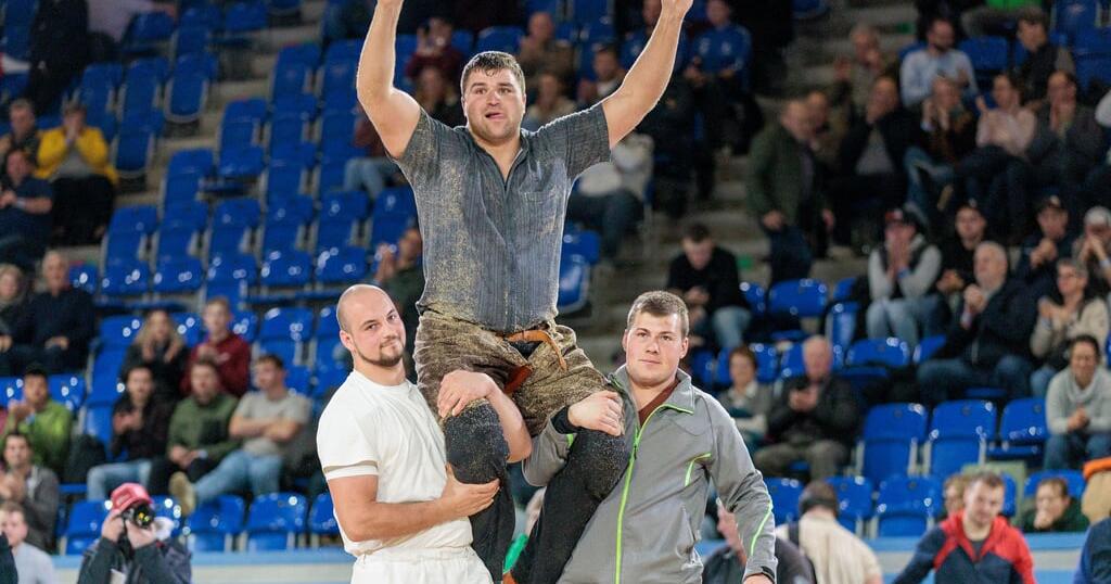 Berchtolds-Schwinget: Marcel Räbsamen siegt – Unfall überschattet ...