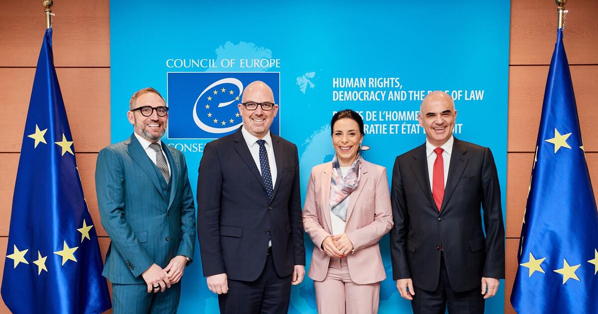 Liechtensteins Regierung stellt «Book of Europe» in Strassburg vor ...