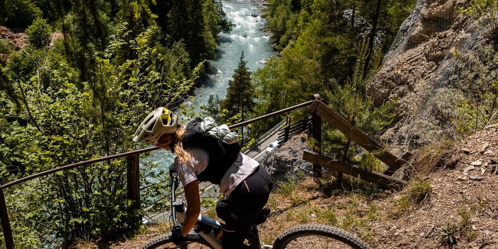 Diese Kniffe halten Sie beim E-Mountainbiking auf der Strecke ...